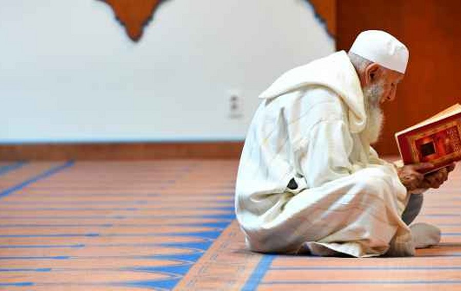 Ibadet koji ne zahtijeva abdest ni okretanje prema kibli, a uzrok je ...